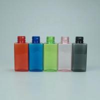 China 100ml PET Square Trigger Sprayer Bottle with Portable Metal Hook Screen Printing for sale