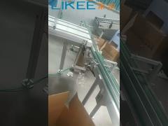 Automatische kartonmachine voor het verpakken van kleine folie rollen van 1500 kg