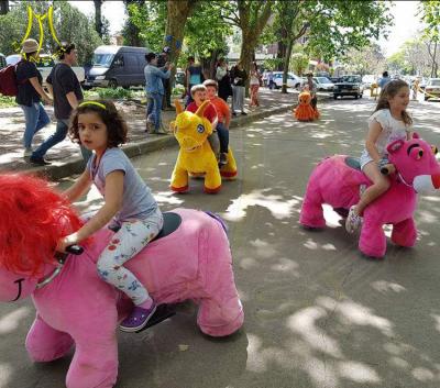 China Hansel amusement park games electric walking horse toy rides for kids for sale