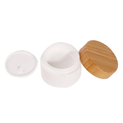 Cina Bamboo Wood Lid Cosmetic Face Cream Jar  5ml 15ml 30ml 50ml 100ml in vendita