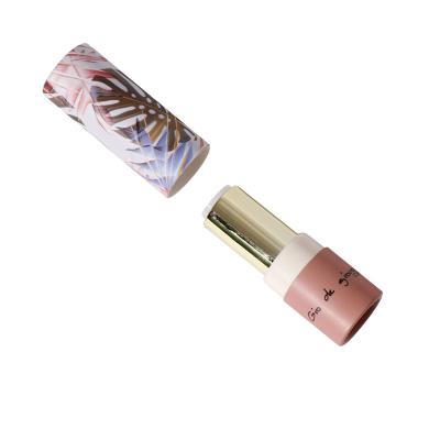 Cina Natural Lipstick Push Up Lip Balm Packaging Cosmetic Empty Lipstick Paper Tube in vendita