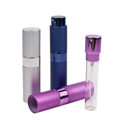 Cina Atomizzatori piani del profumo della spalla di 0.2OZ 6ml intorno alla bottiglia di alluminio dello spruzzo di profumo in vendita