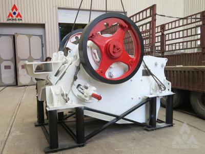 Cina Piccolo frantoio a mascella di pietra portatile sostenibile per la pietra commovente in vendita