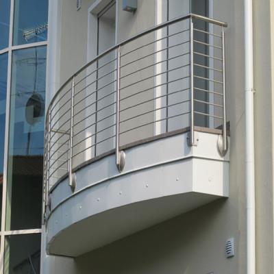 Cina Rod Bar Steel Balcony Railings , Indoor Stair Rail For Apartment Deck Terrace in vendita