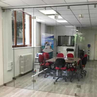 Cina Interior Frameless Folding Glass Door , Balcony Sun Room Sliding Bifold Door in vendita