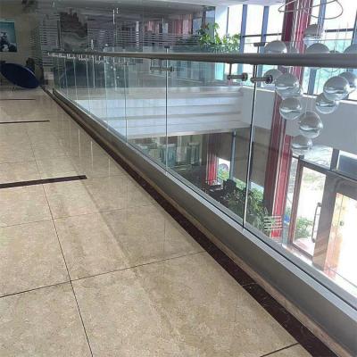 Cina Balaustra in vetro senza telaio per esterni anti tifone uragano spessore 10-20 mm in vendita