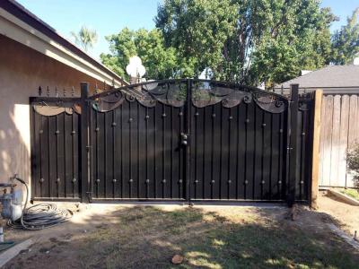 China Galvanized New Design Iron Gate , Modern Iron Pipe Door Design for sale