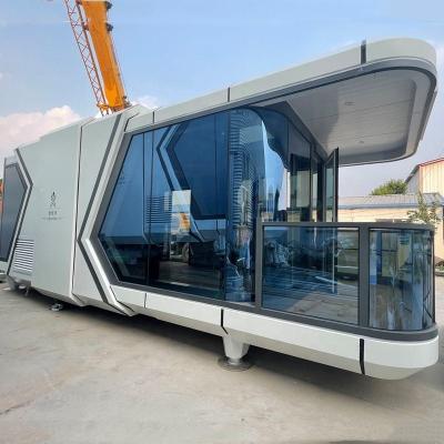 Cina Hot selling Furnished Cabin Homes Villa House 40FT Container House White Capusal Office Pod in vendita