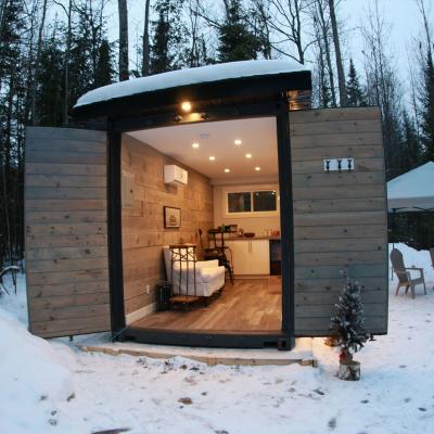 China CE Luxury Residential Prefab Folding Container House Weather Resistant for sale