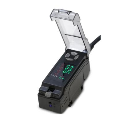 China Identification 15 Difference Color Mark Sensor IP65 RGB 4 Channel Color Detection Sensor for sale