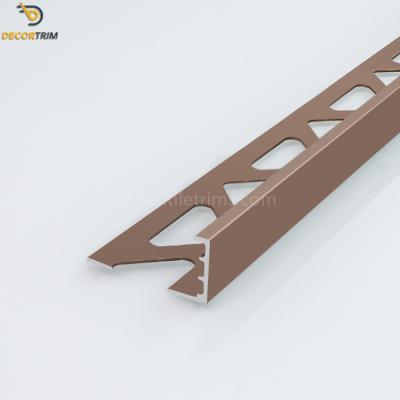 中国 マット ローズの金の金属のタイルはまっすぐな端を12mm x 2.5mのサイズ整える 販売のため