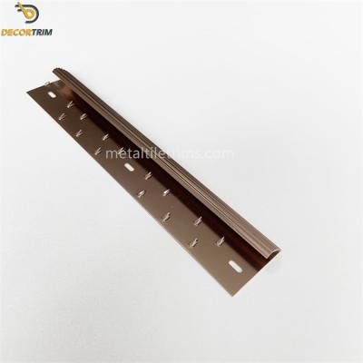 Cina Striscia di bordo brillante del tappeto del caffè, disposizione di alluminio del tappeto con il montaggio della pinza di presa in vendita