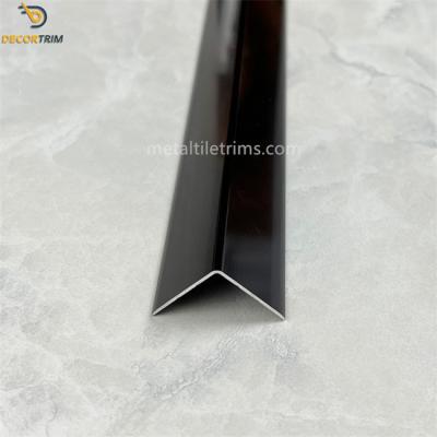 Chine équilibre en aluminium L noir brillant coin de la tuile 25*25 6063 de mur de forme protecteur à vendre
