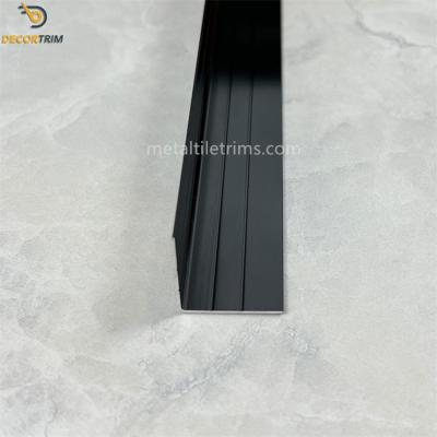 Chine équilibre en aluminium L noir brillant coin de la tuile 25*25 6063 de mur de forme protecteur à vendre