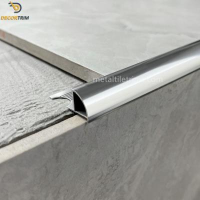 中国 円形の端は2.6mの金属のタイルのトリムのアルミニウム タイルのエッジング ストリップを閉めた 販売のため