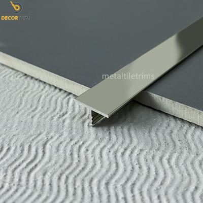 Cina Accessori per pavimenti di piastrelle bordo argento, legatura 6063 Materiale piastrelle angolo di metallo in vendita