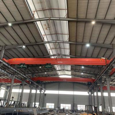 Cina 7,5 linea comandi del pendente di Ton Single Girder Overhead Crane 6m con il verricello in vendita