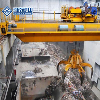 Cina portata 10Ton di 20m gru mobile del ponte sopraelevato di Qz di 20 tonnellate con la gru di gru a benna dello spreco della gru a benna in vendita