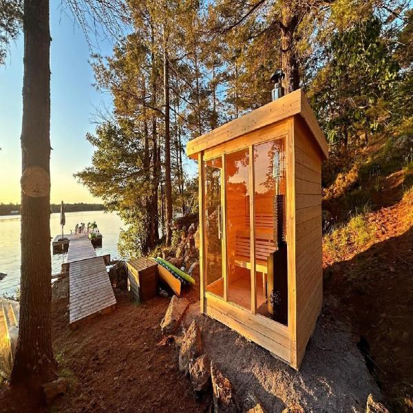 Quality Wooden Far Infrared Sauna for 2-4 Person with Panoramic Tempered Glass Door & Temperature Adjustable for sale