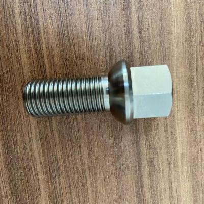 Cina L'ansa di titanio della lega GR5 si serra per il filo esterno modificato M14 X 1,5 x 28mm della vettura da corsa in vendita