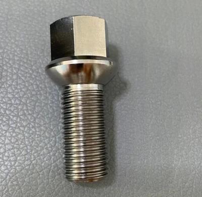 Cina L'ansa di titanio della lega GR5 si serra per il filo esterno modificato M14 X 1,5 x 28mm della vettura da corsa in vendita