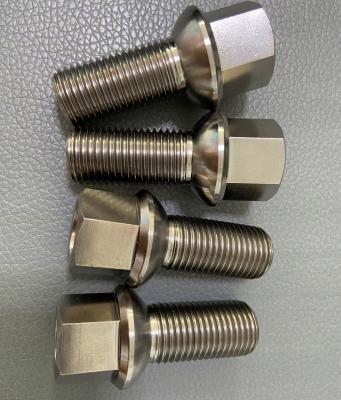 Cina L'ansa di titanio della lega GR5 si serra per il filo esterno modificato M14 X 1,5 x 28mm della vettura da corsa in vendita
