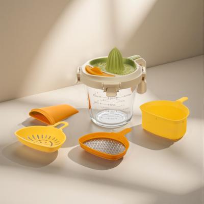 Китай Многофункциональный кубок для приготовления пищи с яичным сепаратором / соковыжимателем / жировым сепаратором продается