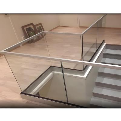 Cina Balustrade in vetro di alluminio a bassa manutenzione con superficie antiscivolo in vendita