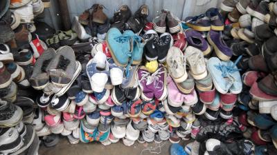 China Large stock second hand shoes in factory for sale