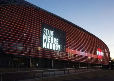 Cina Tenda principale molle di 2R2G2B 33mm video, schermo della striscia della IMMERSIONE LED della trasparenza di 70% in vendita