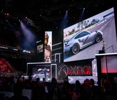 Cina Car Show dell'interno di alta luminosità della scala di grigi P2.66mm dei bit della parete 16 dell'esposizione di LED dell'affitto video per la grande manifestazione di evento in vendita