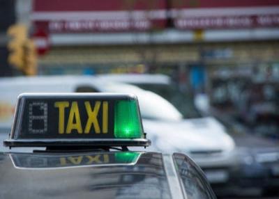 Cina Grande schermo commovente fisso all'aperto impermeabile della cima del taxi di pubblicità del testo dell'esposizione di LED in vendita