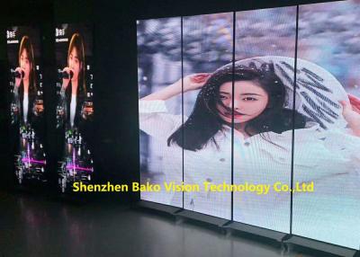China High Definition Digital Advertising Display Screens Portable P2.5 Easy To Control for sale