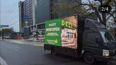 Cina Rimorchio dell'esposizione principale camion di SMD2727 6000nits P8 con il circuito idraulico in vendita