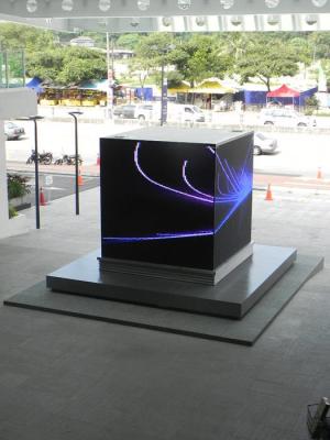 Cina P2.5 la pubblicità all'aperto dello schermo del cubo LED visualizza il segno commovente del modulo impermeabile del LED in vendita