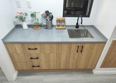 China Leichtgewicht Modularhaus Vorgefertigte Häuser mit leichter Stahlkonstruktion Kleines Haus auf Rädern zu verkaufen