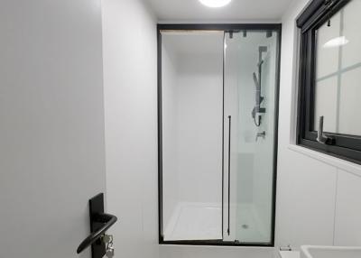 China UE/UA/EE.UU. Kit de casa modular prefabricado estándar Casa pequeña sobre ruedas con tres dormitorios en venta