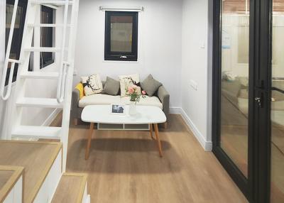 China Casa prefabricada en ruedas con 1 dormitorio y baño lista para el envío en venta