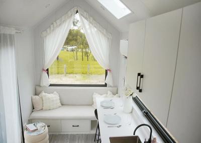 China Modern Design Prefab House Modular Container Luxury Tiny House On Wheels for sale