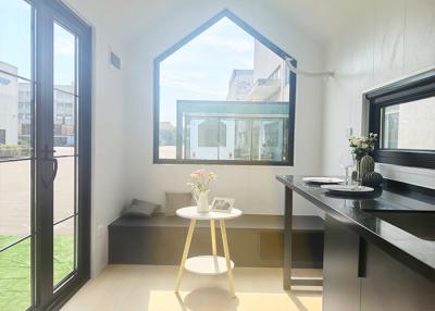 China AS / US Prefabricated House Container Modern Design Tiny House Built On Trailer for sale