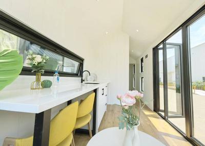 China Luxury Movable Portable Tiny House On Wheels Modular Prefabricated Trailer House for sale