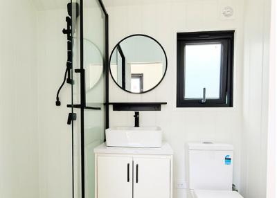 중국 모듈형 모빌 홈 전공 철강 구조 2350*8000mm의 바퀴에 작은 집 판매용