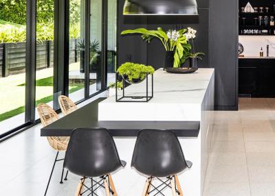 중국 홍보 Airbnb 중국 삼각형 지붕 전조 주택 모듈형 오두막 소형 주택 판매용