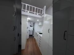 레디 메이드 철골은 팔려고 내놓 휠 리틀 하우스에 트레일러와 아주 작은 집을 조립식으로 짓습니다