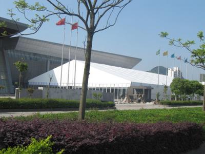 Cina Bella tenda impermeabile di nozze della tenda foranea con la decorazione Pali flessibili del rivestimento in vendita