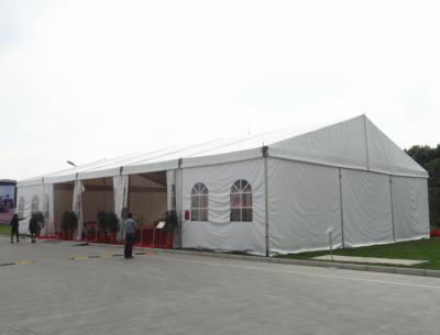 Chine Tente blanche de mariage de chapiteau de revêtement en PVC De cadre en aluminium de luxe pour la partie à vendre