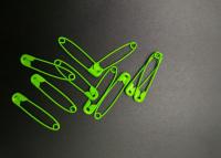 China Green Steel Safety Pin for Heavy-Duty Fabrics - Wool, Leather & Upholstery Applications for sale