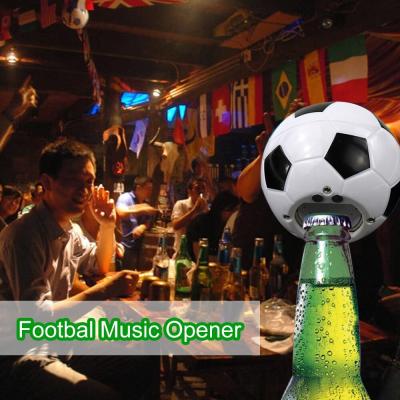Cina Apribottiglie elettriche Team Gift di calcio della novità della birra 6.5cm 2.64ounces in vendita