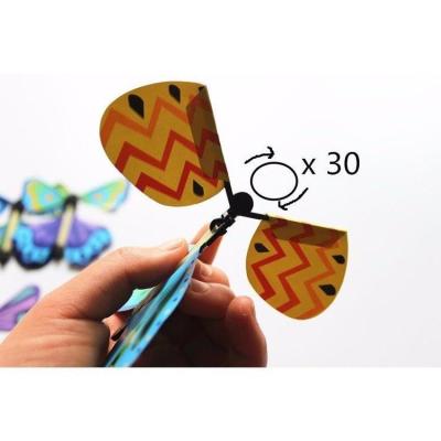 Cina farfalle volanti dell'elastico 5Packs 0,64 once di sorpresa magica per i bambini a 4.5*3.9 pollici in vendita