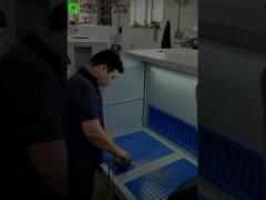 Industriële afzuigtafel met neerwaartse luchtstroom 99% filterefficiëntie ≤70dB geluid